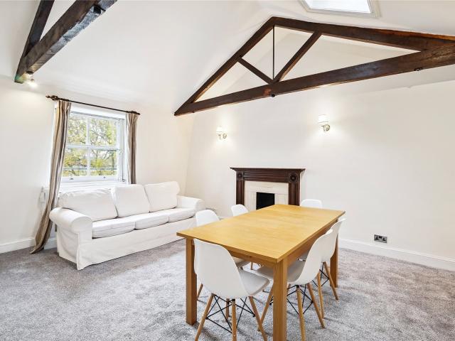 2 bedroom property in Onslow Gardens, South Kensington, London, SW7 £3,750 pcm | Chestertons