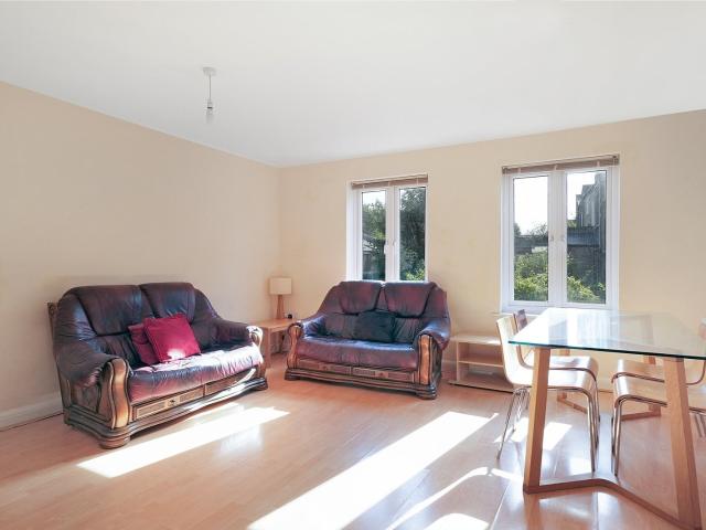 2 bedroom property in Latvia Court, 11 15 Macleod Street, London, SE17 £2,400 pcm | Chestertons