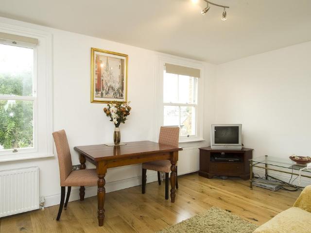 2 bedroom property in Lacy Road, Putney, London, SW15 £2,250 pcm | Chestertons