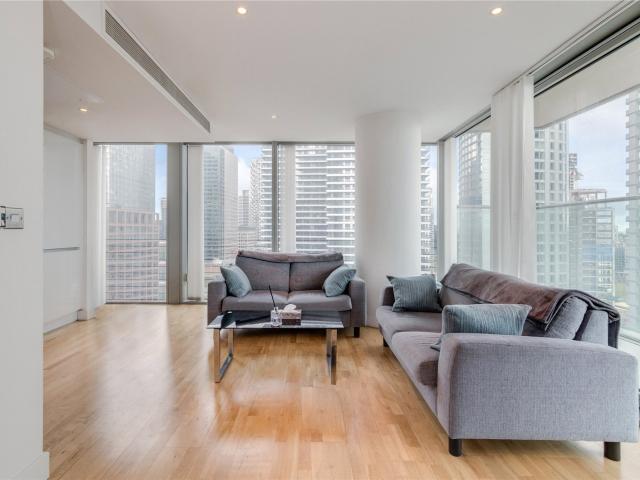 2 bedroom property in Landmark East Tower, 24 Marsh Wall, London, E14 £3,000 pcm | Chestertons