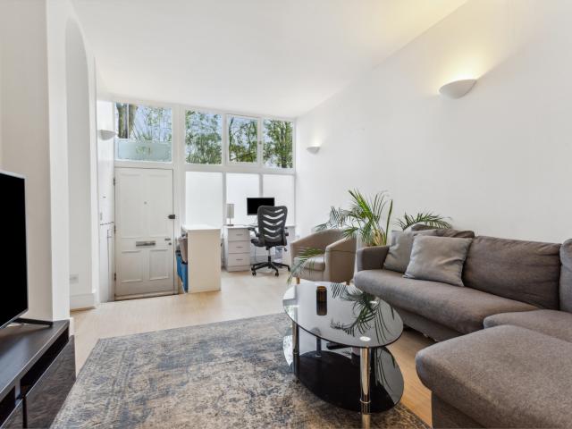 2 bedroom property in Liverpool Road, Islington, London, N7 £3,250 pcm | Chestertons