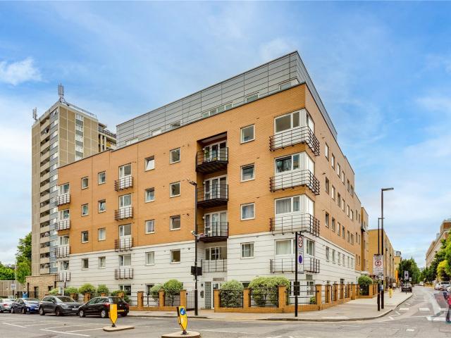 2 bedroom property in Moreland Street, Islington, London, EC1V £3,000 pcm | Chestertons