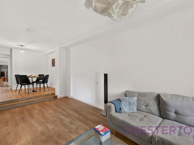2 bedroom property in Maritime House, Greens End, London, SE18 £2,000 pcm | Chestertons