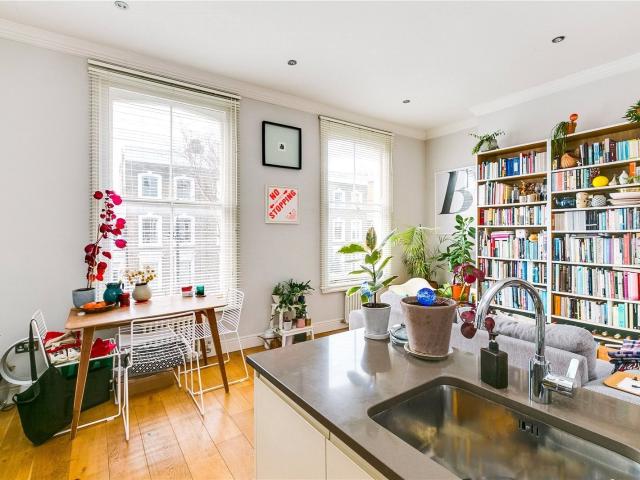 2 bedroom property in Northchurch Road, Islington, London, N1 £2,686 pcm | Chestertons