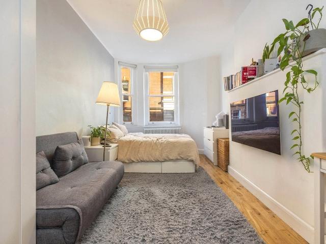 2 bedroom property in Nassau Street, London, W1W £3,500 pcm | Chestertons