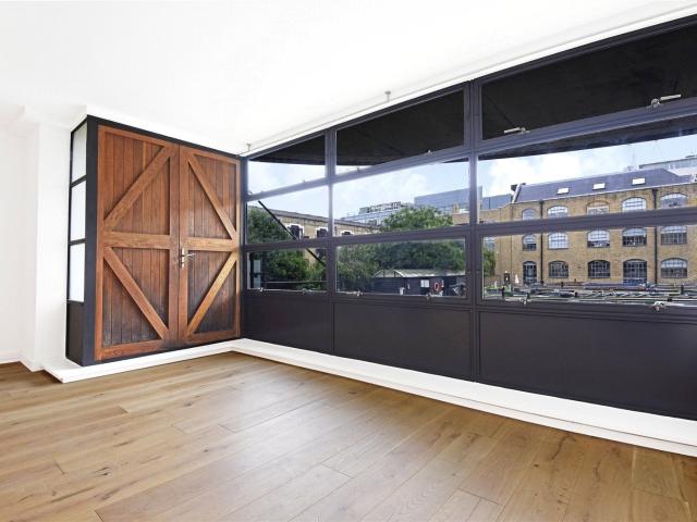 2 bedroom property in New Wharf Road, Kings Cross, Islington, London, N1 £3,750 pcm | Chestertons