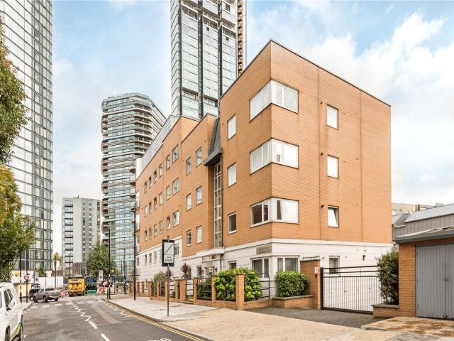 2 bedroom property in Seraph Court, 5 Moreland Street, London, EC1V £2,950 pcm | Chestertons