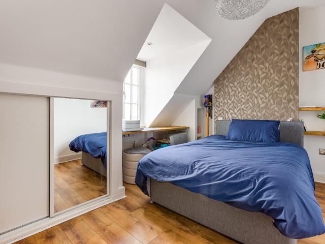 2 bedroom property in Sheen Road, Richmond, TW9 £4,250 pcm | Chestertons
