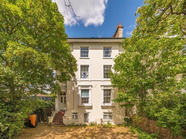 2 bedroom property in Shooters Hill Road, London, SE3 £2,200 pcm | Chestertons