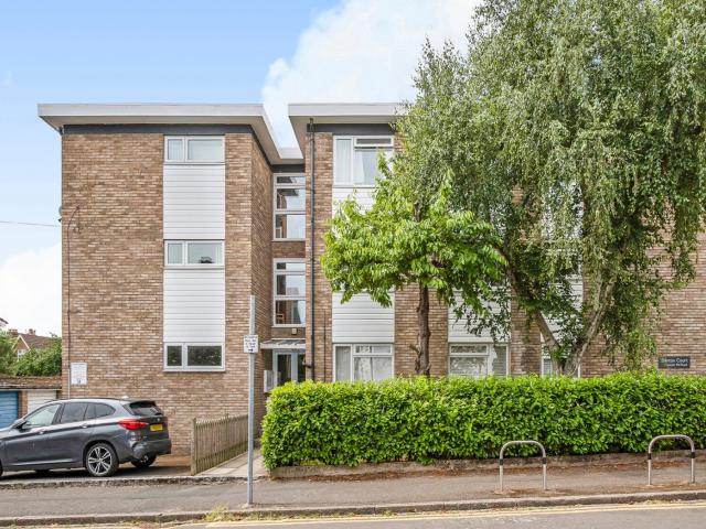 2 bedroom property in Spencer Hill Road, Wimbledon, London, SW19 £2,200 pcm | Chestertons