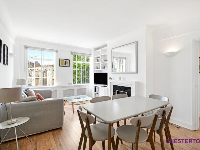 2 bedroom property in St. Georges Court, Brompton Road, London, SW3 £4,000 pcm | Chestertons