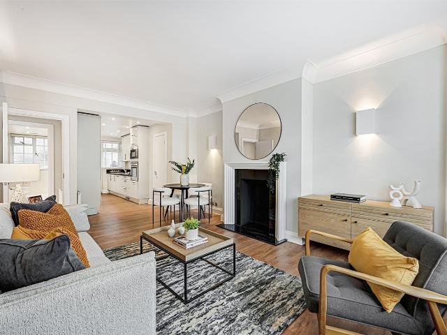 2 bedroom property in Stafford Court, High Street Kensington, Kensington, London, W8 £5,200 pcm | Chestertons