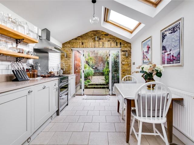 2 bedroom property in Stanley Road, East Sheen, London, SW14 £2,750 pcm | Chestertons