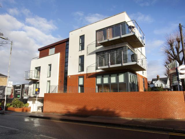 2 bedroom property in Surbiton Hill Road, Surbiton, Surrey, UK, KT6 £2,100 pcm | Chestertons