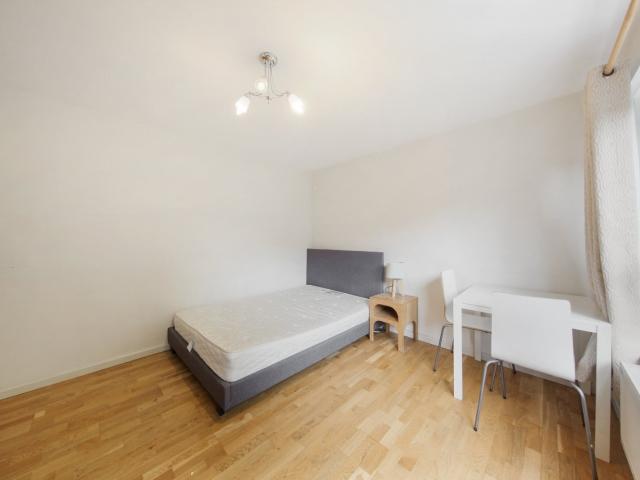 2 bedroom property in Pennyford Court, Henderson Drive, London, NW8 £2,500 pcm | Chestertons