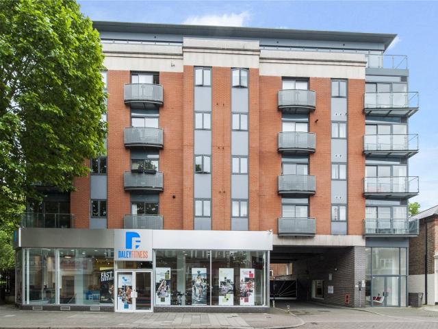 2 bedroom property in Percy Laurie House, 217 Upper Richmond Road, London, SW15 £2,650 pcm | Chestertons