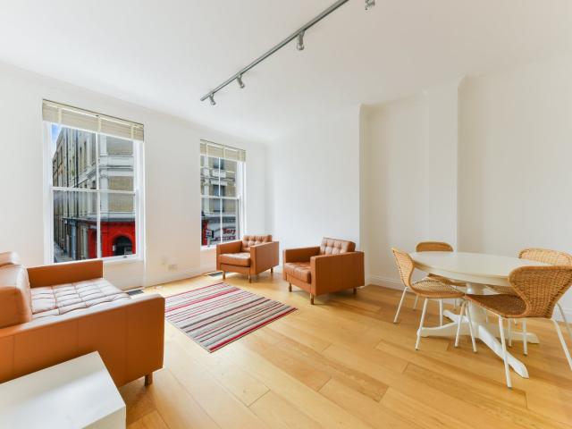 2 bedroom property in Pied Bull Court, Galen Place, London, WC1A £4,000 pcm | Chestertons