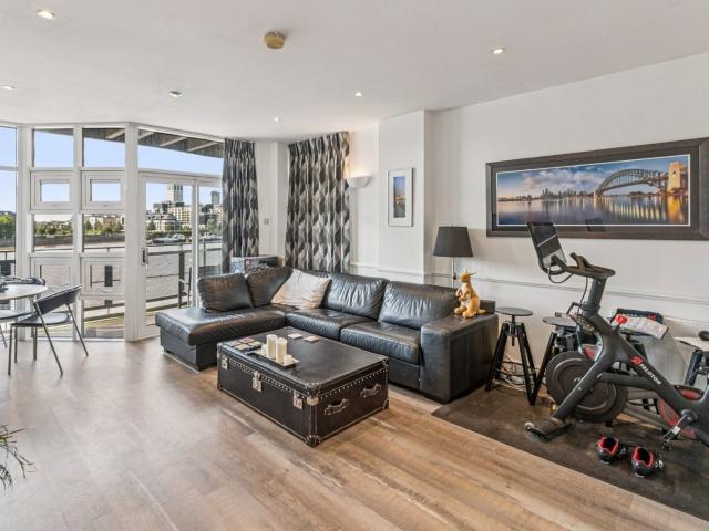 2 bedroom property in Prices Court, Cotton Row, London, SW11 £2,900 pcm | Chestertons