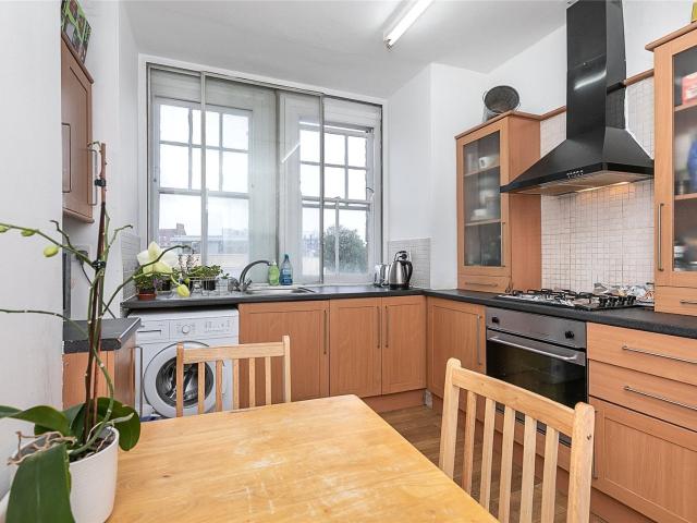 2 bedroom property in Royal College Street, London, NW1 £2,250 pcm | Chestertons