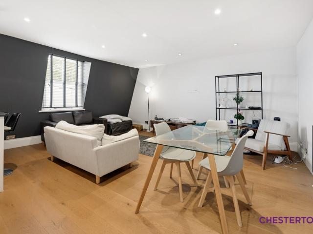 2 bedroom property in Redcliffe Gardens, Chelsea, London, SW10 £3,500 pcm | Chestertons