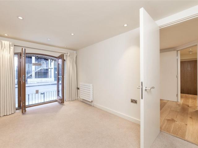 2 bedroom property in Ridgmount Street, London, WC1E £3,033 pcm | Chestertons