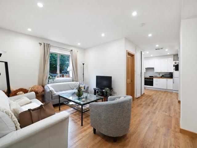 2 bedroom property in Warner House, Abercorn Place, St John's Wood, London, NW8 £2,750 pcm | Chestertons