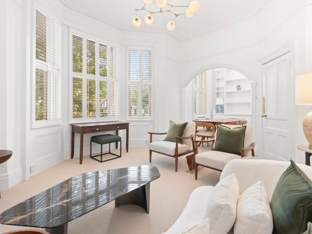 2 bedroom property in Warrington Crescent, Little Venice, London, W9 £4,000 pcm | Chestertons