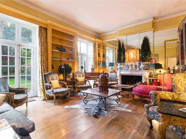 2 bedroom property in Warwick Avenue, Little Venice, London, W9 £6,716 pcm | Chestertons