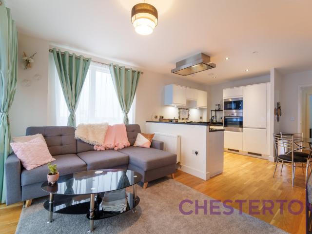 2 bedroom property in Wimhurst Court, E14 £2,375 pcm | Chestertons