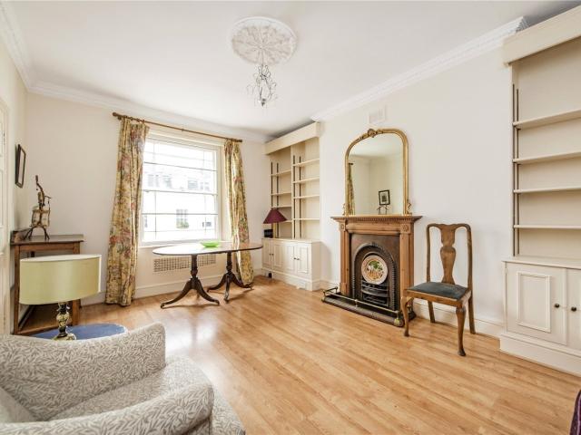 2 bedroom property in Winchester Street, Pimlico, London, SW1V £3,500 pcm | Chestertons