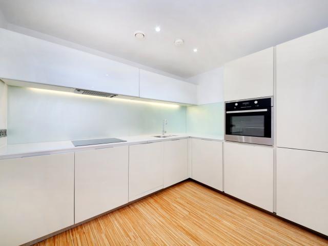 2 bedroom property in Wingate Square, London, SW4 £807 pw | Chestertons