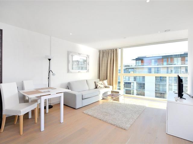 2 bedroom property in Wyndham Apartments, 65 River Gardens Walk, London, SE10 £2,400 pcm | Chestertons