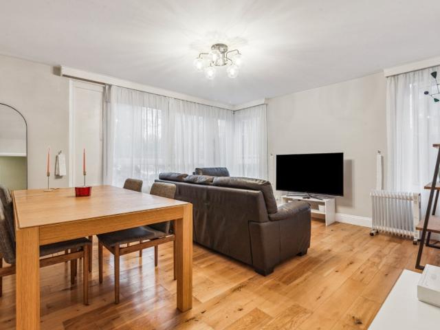 2 bedroom property in The Water Gardens, London, W2 £3,150 pcm | Chestertons