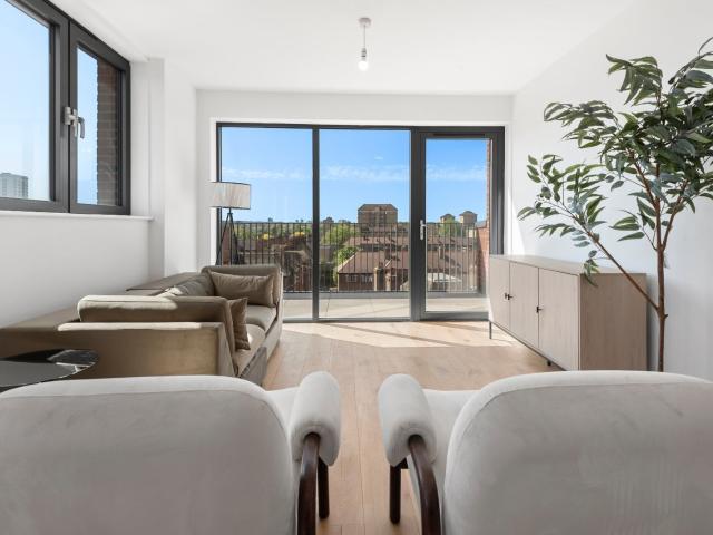 2 bedroom property in The Wilcox, 3 Wilcox Road, London, SW8 £3,380 pcm | Chestertons
