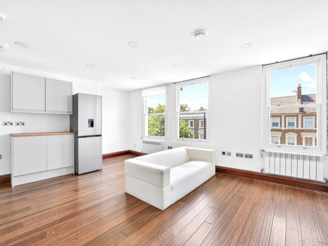 2 bedroom property in Trafalgar Avenue, London, SE15 £1,850 pcm | Chestertons