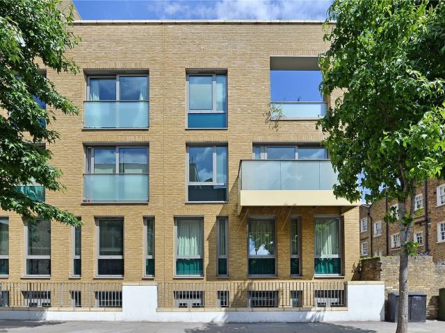 2 bedroom property in Trematon Walk, London, N1 £3,400 pcm | Chestertons