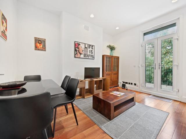 2 bedroom property in Tufnell Park Road, Tufnell Park, London, N7 £4,250 pcm | Chestertons