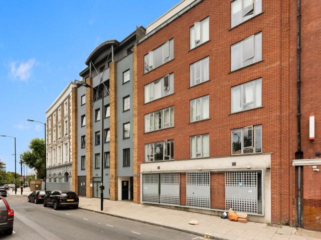 2 bedroom property in York Way, London, N7 £2,850 pcm | Chestertons