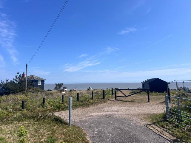 2 bedroom property with land for sale