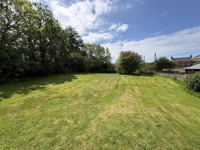 2 bedroom property with land for sale