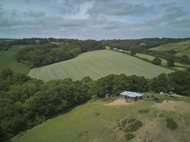 2 bedroom property with land for sale