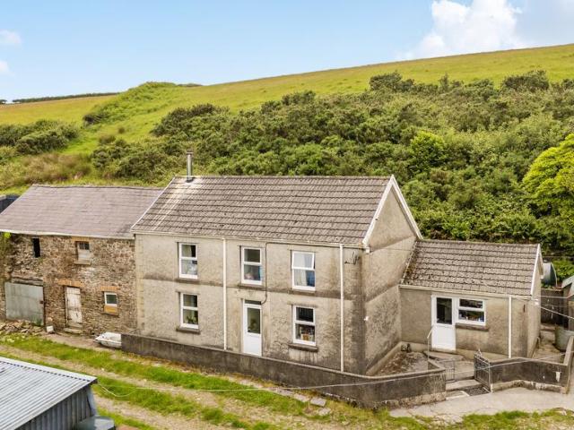 2 bedroom property with land for sale