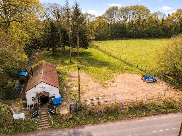 2 bedroom property with land for sale
