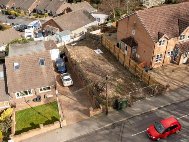 2 bedroom property with land for sale