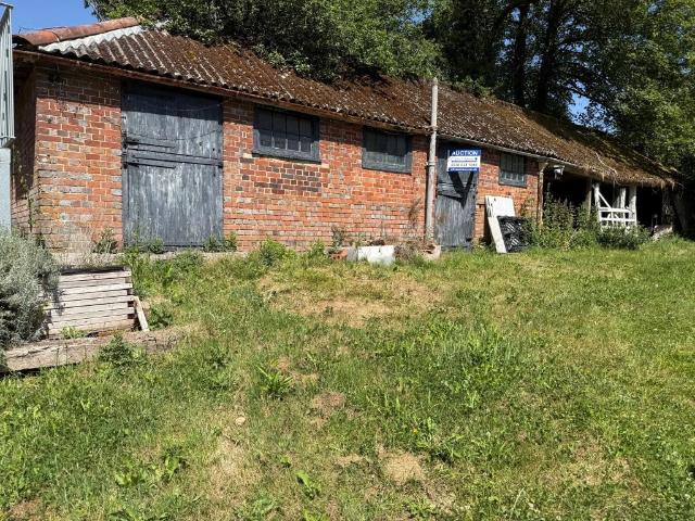2 bedroom property with land for sale