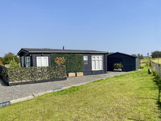 2 bedroom property with land for sale