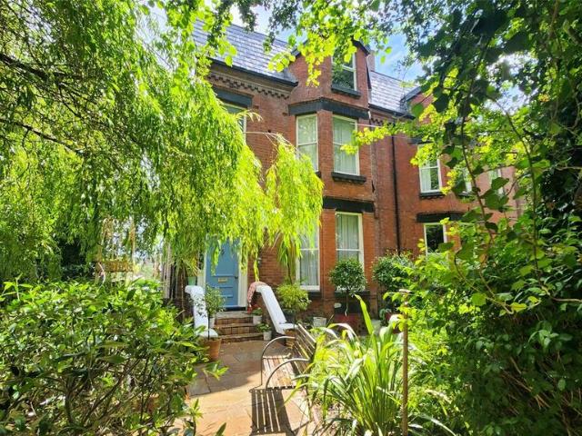 2 bedroom property with land for sale