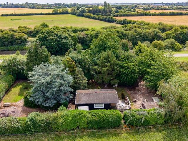 2 bedroom property with land for sale