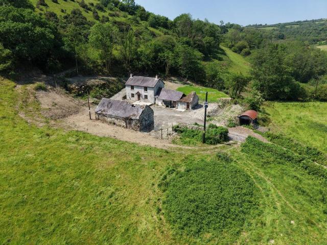 2 bedroom property with land for sale