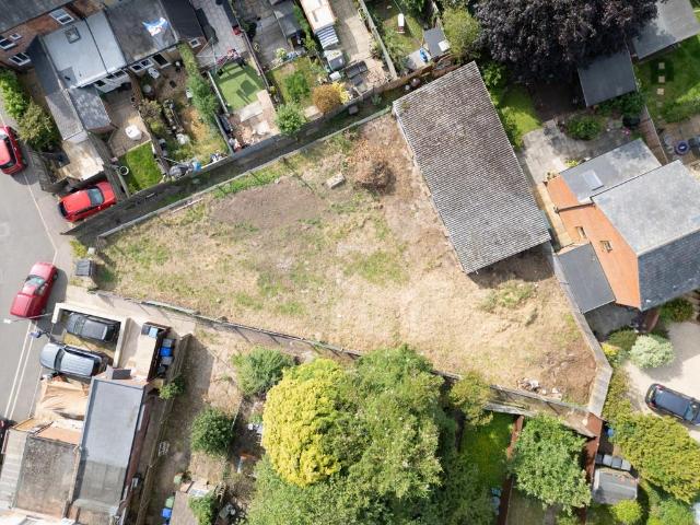 2 bedroom property with land for sale
